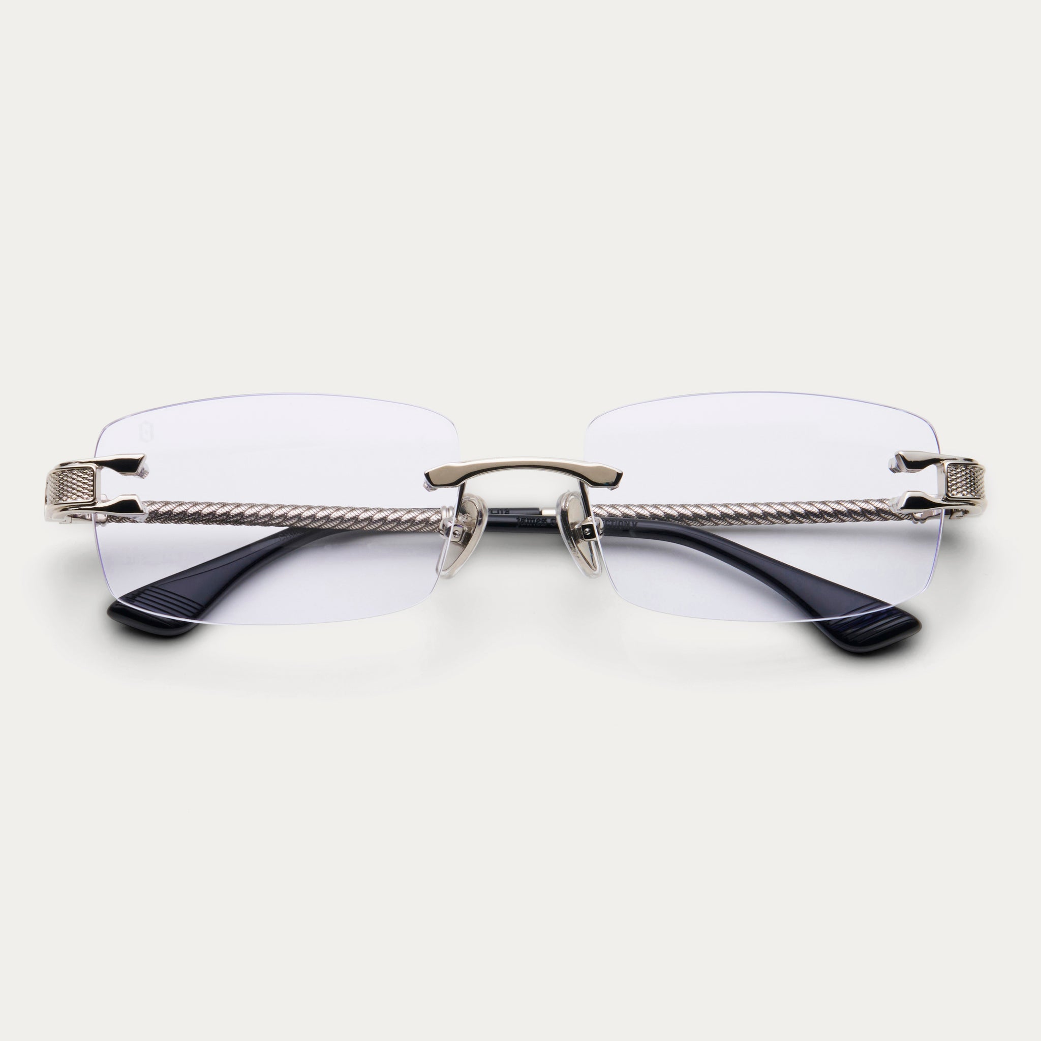 CLEAR SILVER MAGNUS – JAMES ORO