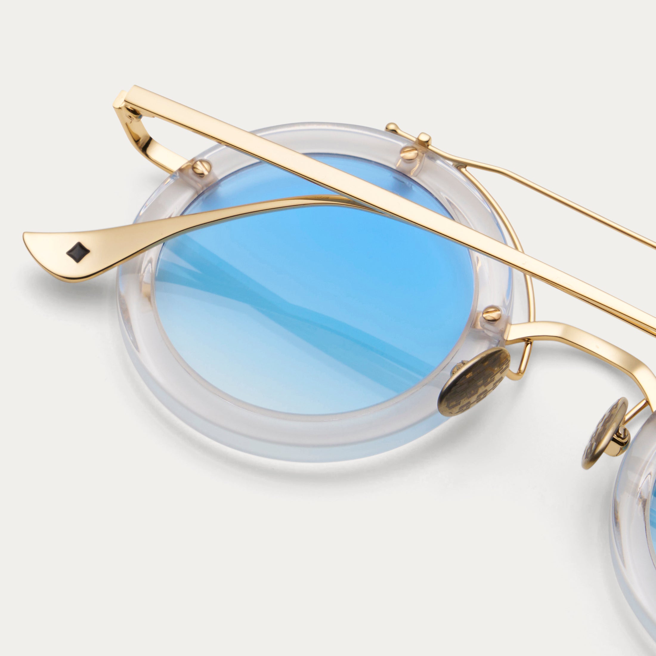 CLEAR ALCHEMIST – JAMES ORO