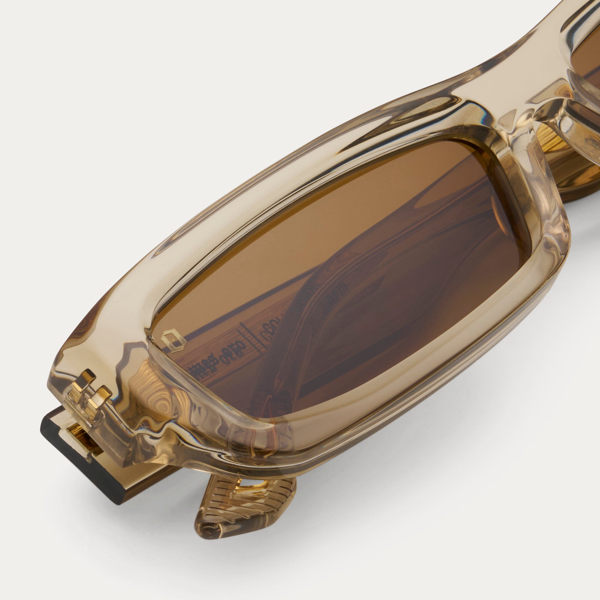 CHAMPAGNE ROGUE – JAMES ORO