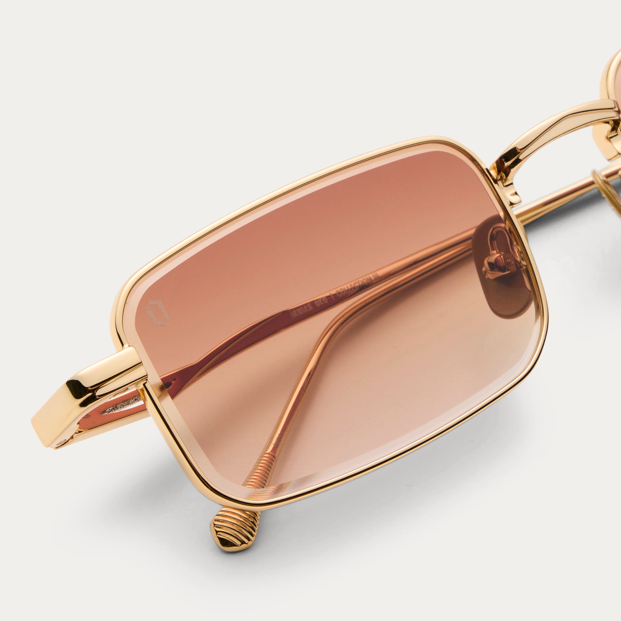 BROWN TINT RIVAL STARGAZER – JAMES ORO