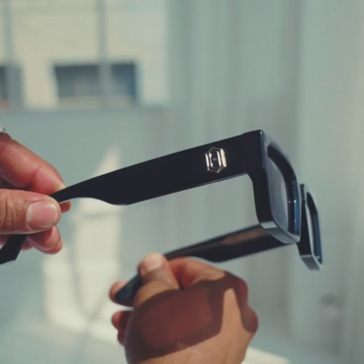 BLACK ICON – JAMES ORO